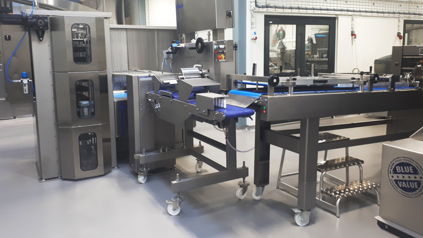 Tray Handling System