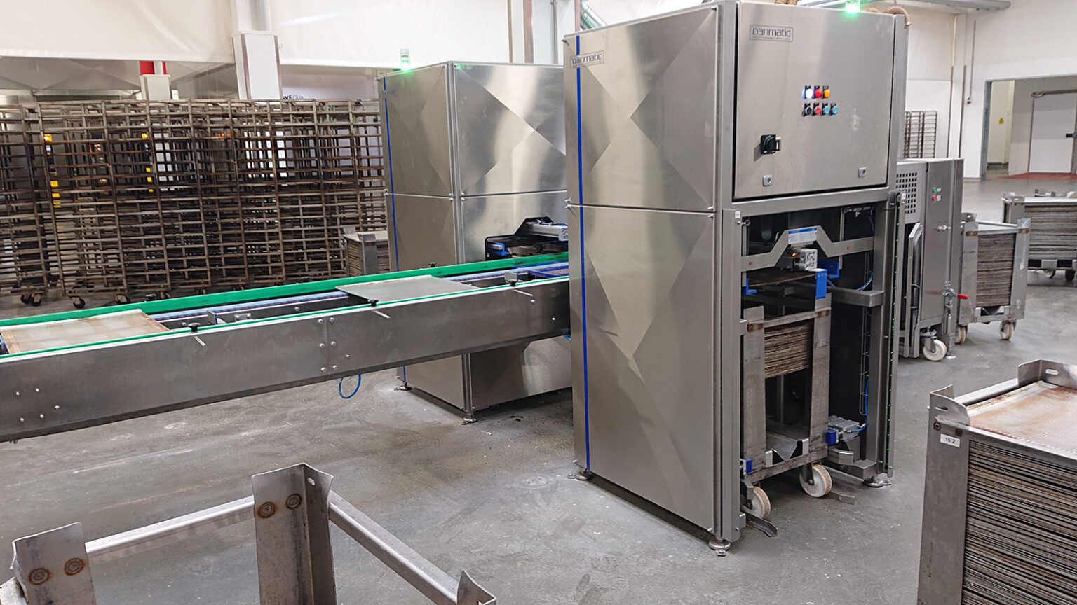 Tray Handling System